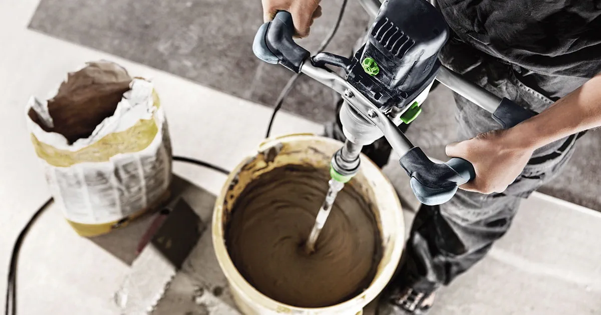 Working with clay and lime plaster