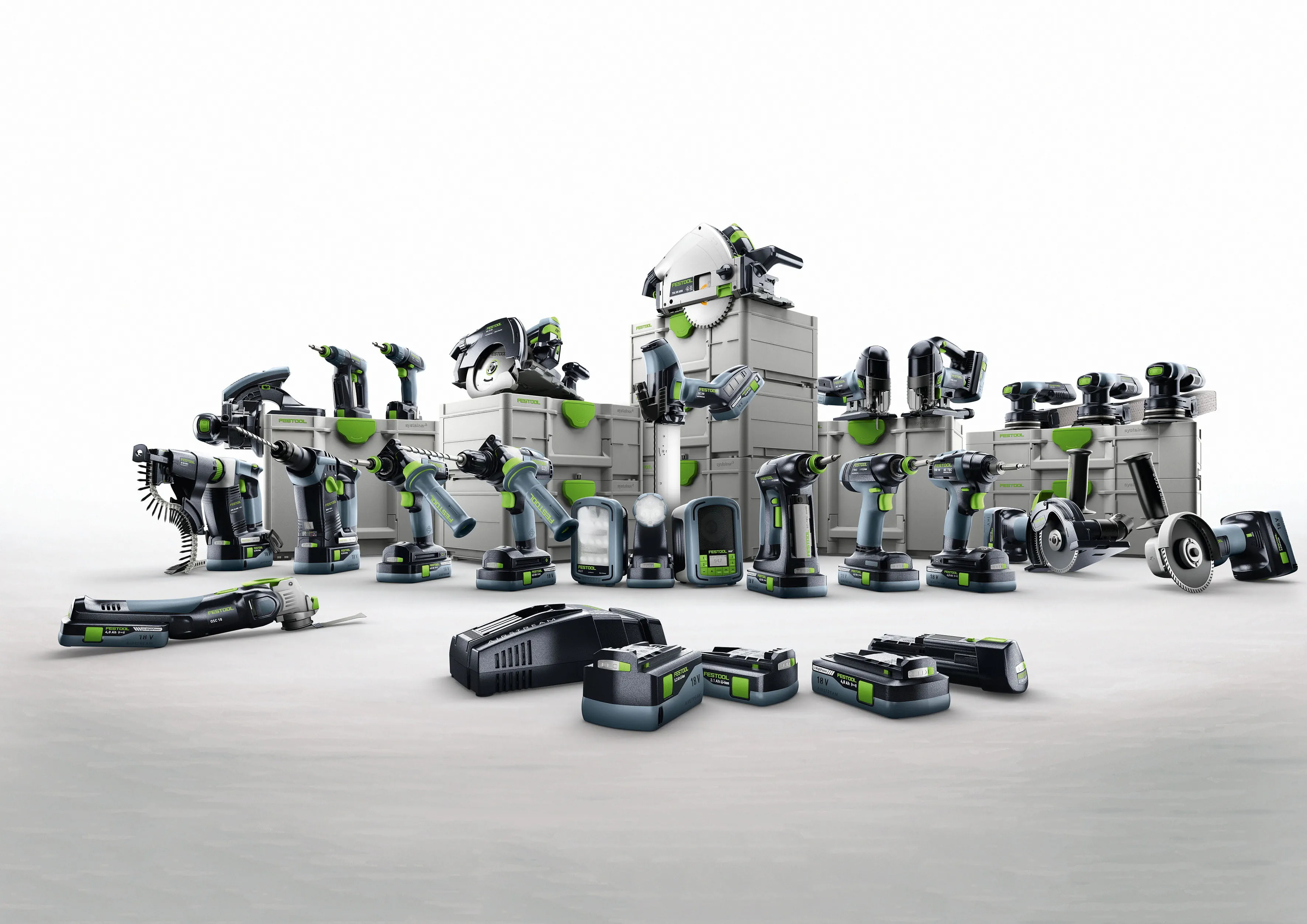 Flexible, effortless and accurate cutting of insulating materials with ...